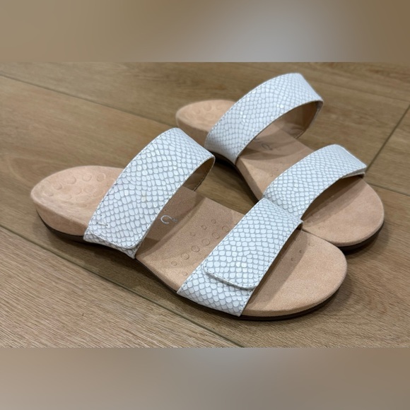 Vionic | Shoes | Vionic Randi Snake Embossed Slide Sandals White Womens ...
